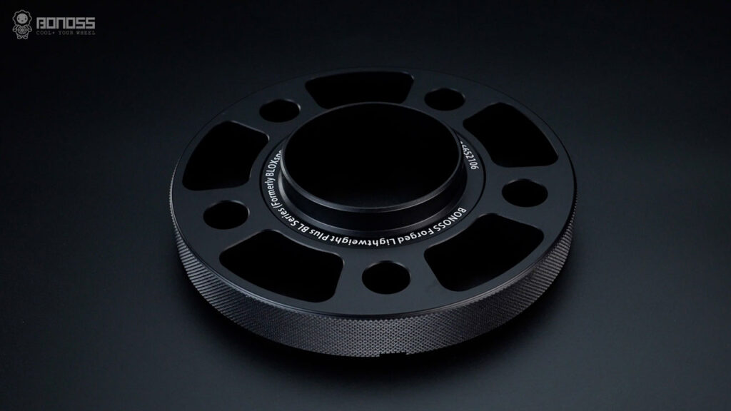 Can 2023 Mercedes-Benz G-Class Wheel Spacers Crack?