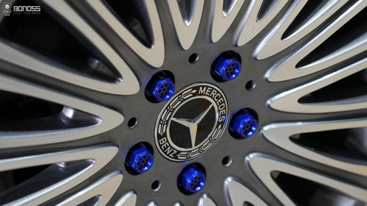 What Size Are the Wheel Bolts on A Mercedes W211?
