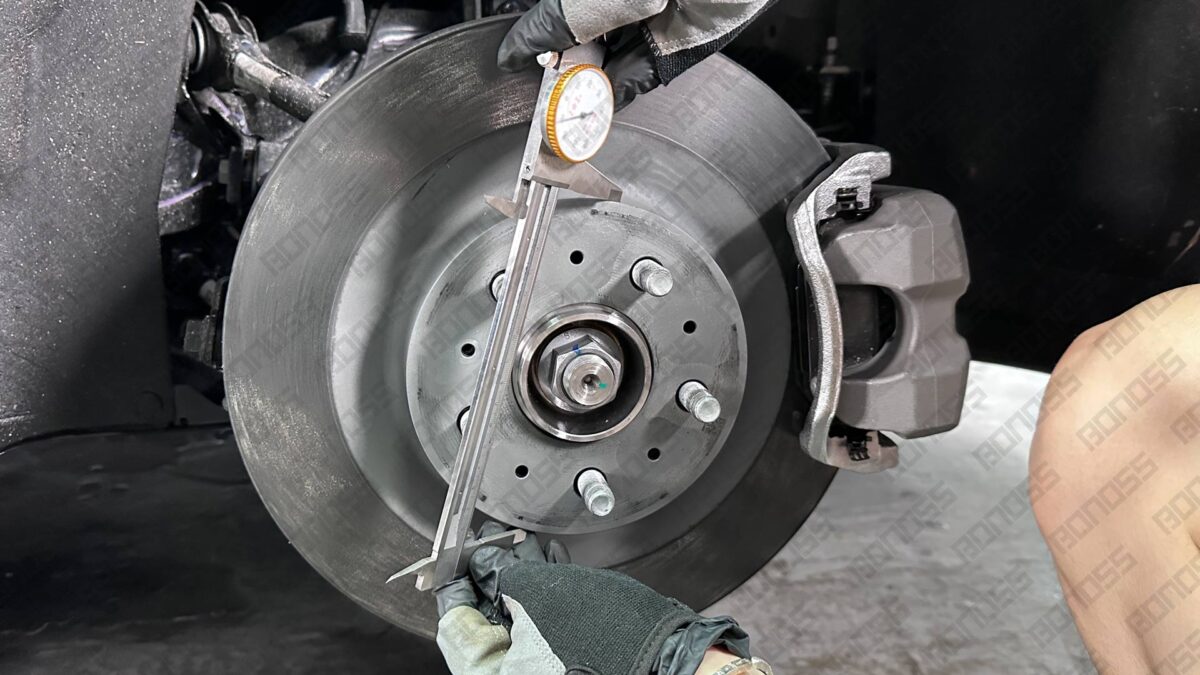 BONOSS Measuring 2023 Tesla Model 3 RWD Wheel Spacer Guide